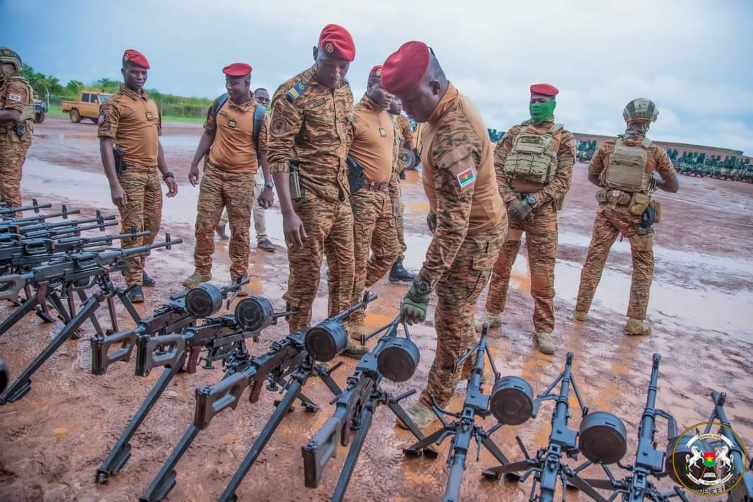 Opérationnalisation des forces combattantes : le Président de la ...